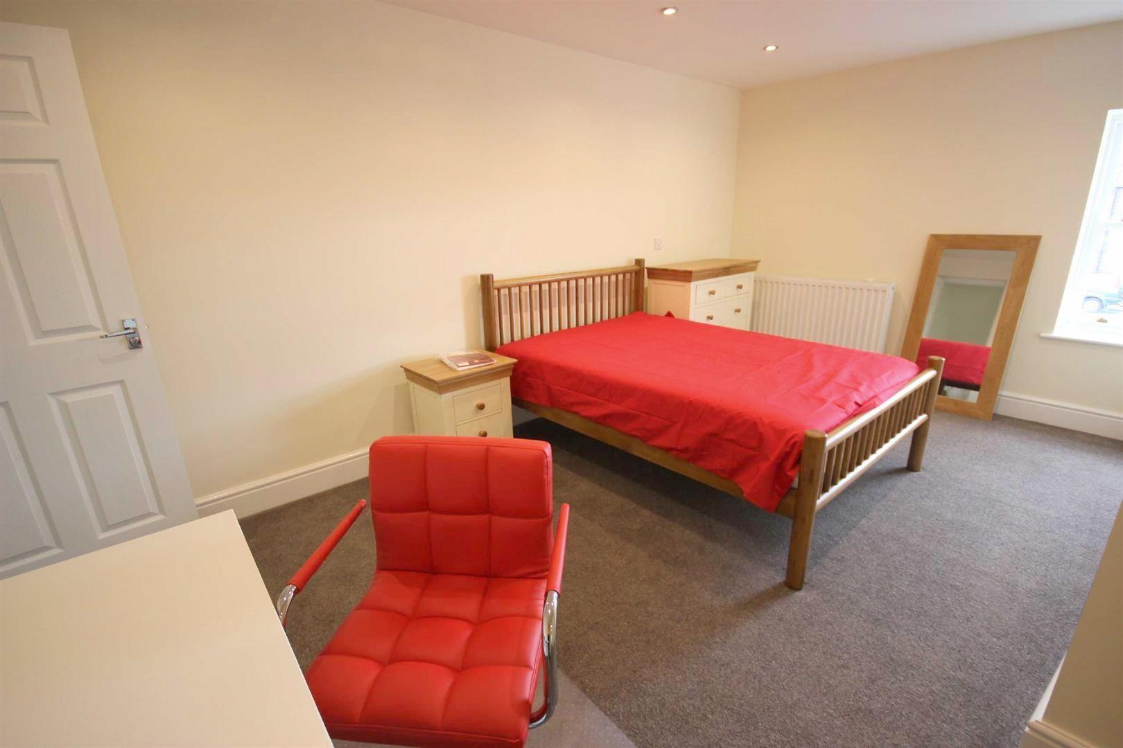 Gilesgate, Gilesgate, Durham – Robinsons